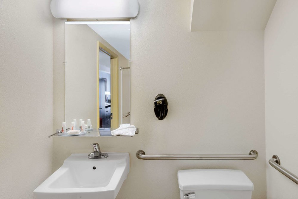 Отель Days Inn By Wyndham Geneva/finger Lakes 2*, (Женева) , цены на ...