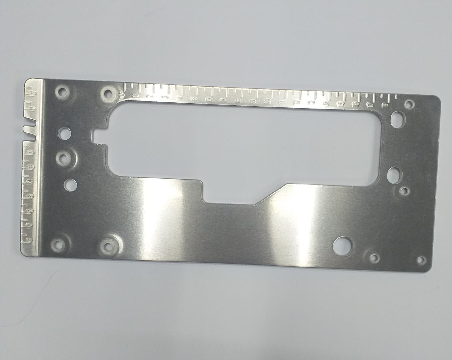 Основание для циркулярной пилы MAKITA HS6601 346894-2 купить на OZON по ...
