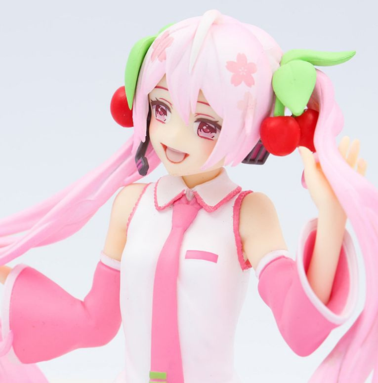 Фигурка аниме Сакура Мику на сидит стуле - купить с доставкой по ...