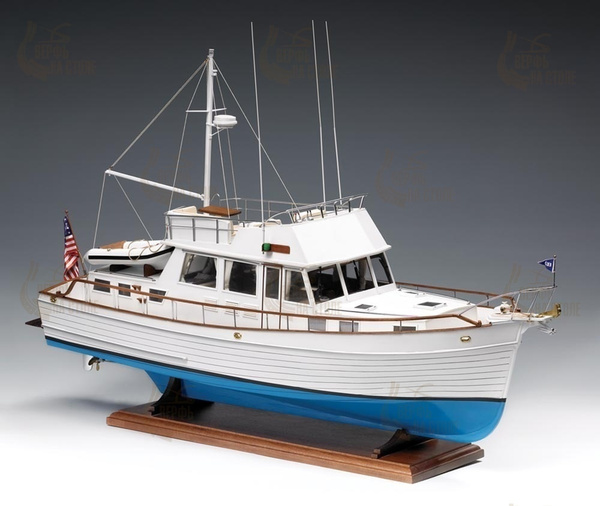 Яхта Grand Banks 46 Classic, 350 часов, 795 мм, М.1:20, сборная модель парусного корабля из ...