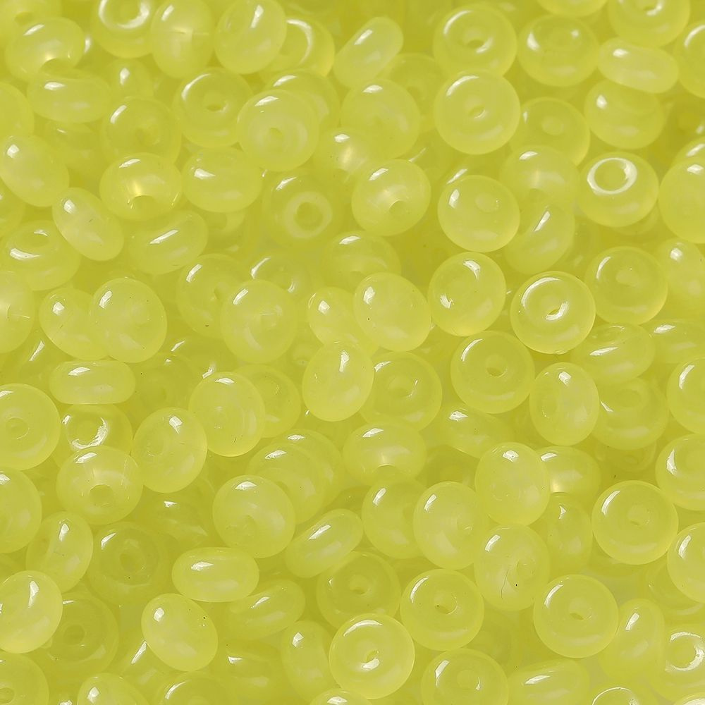 Бусины стеклянные Нефритовое 3*6 мм, 50 шт, цвет желтый-зеленый купить на OZON по низкой цене ...