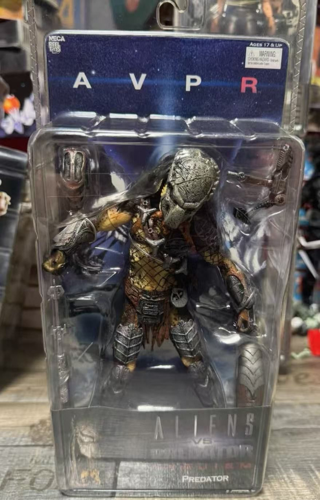 Фигурки NECA Iron Warrior Lone Wolf Mask Battle Damage Edition купить ...