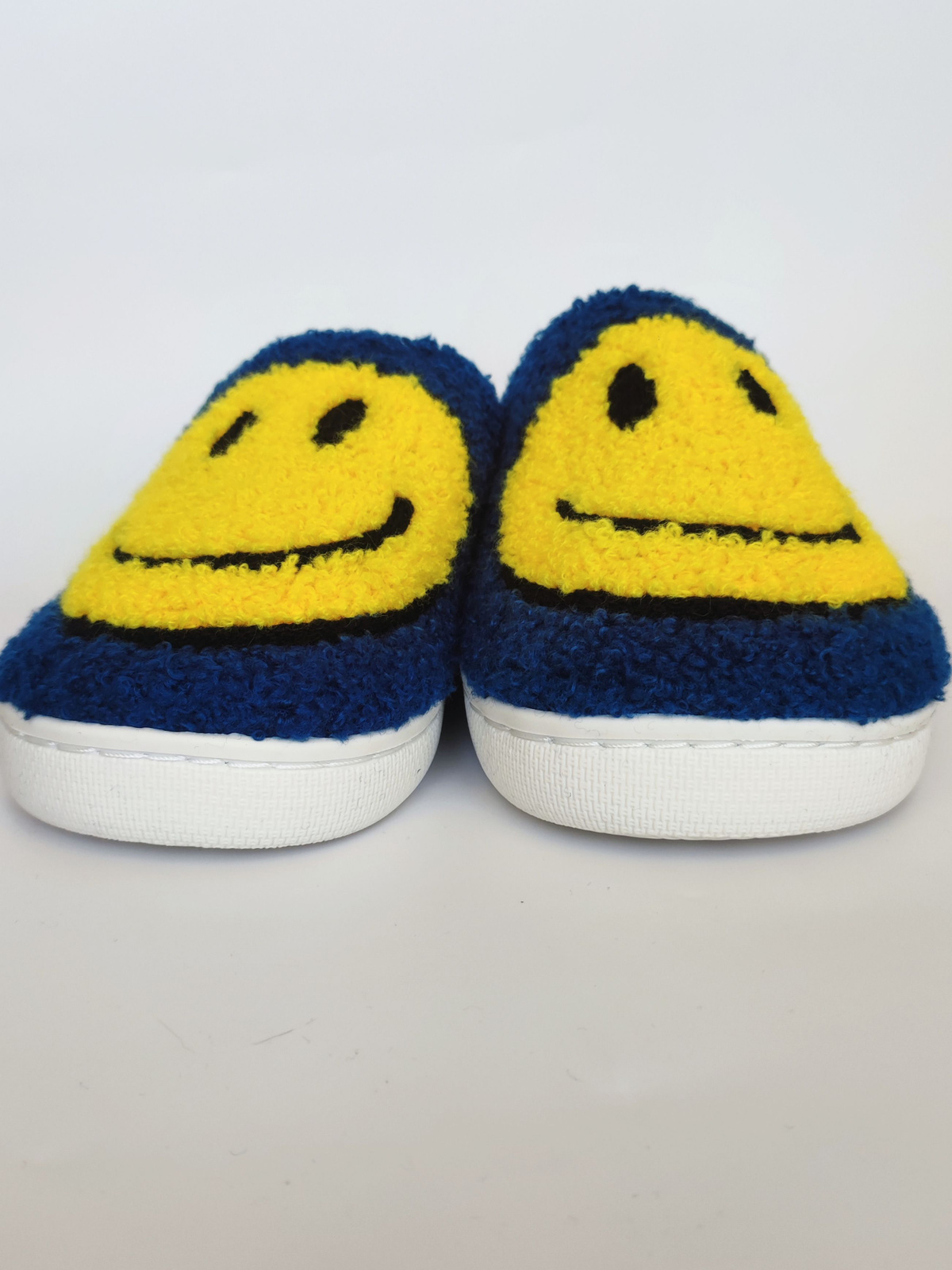Тапочки AIRz Смайлик - купить с доставкой по выгодным ценам в интернет-магазине OZON (1415428811)