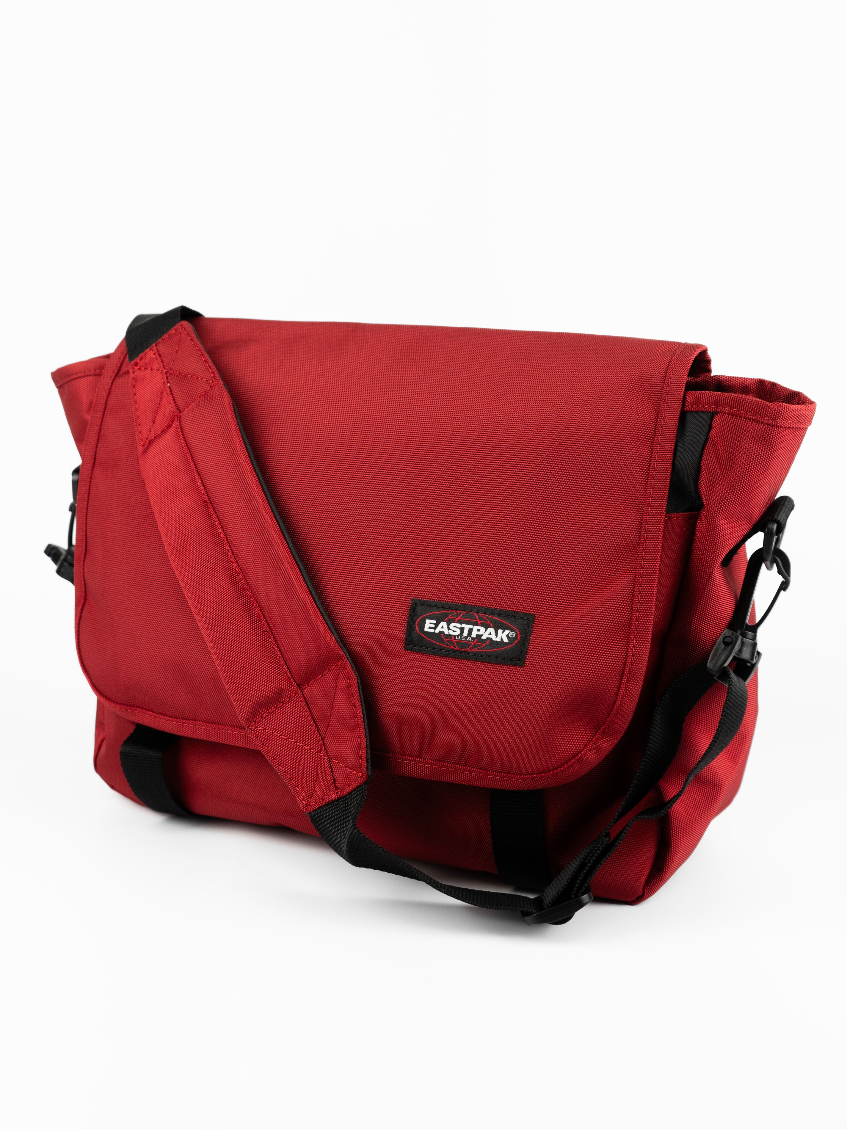 Сумка мессенджер на плечо Eastpak Jr красная 11.5л купить на OZON по ...