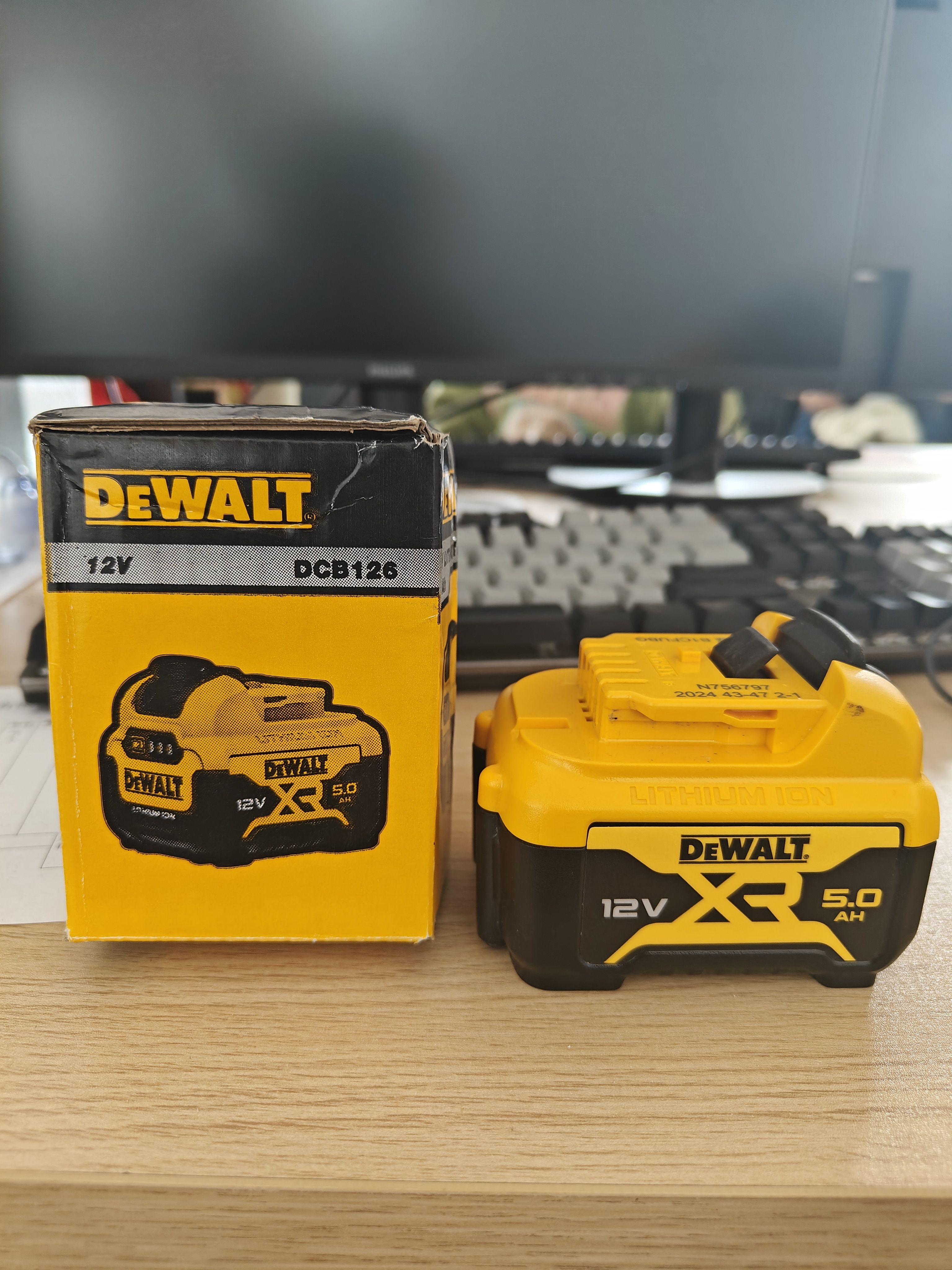 Новый аккумулятор Dewalt DCB126 12v5.0 купить на OZON по низкой цене ...
