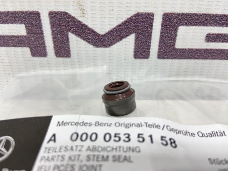 Mercedes-Benz Колпачок маслосъемный, арт. A0000534658, 1 шт. купить на ...