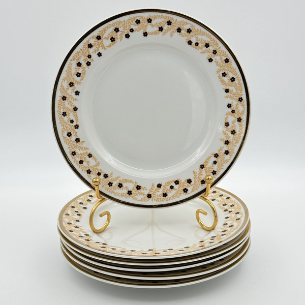 Набор тарелок на 6 персон, украшенных цветочным бортом в бежево-коричневой гамме, фарфор, деколь ...