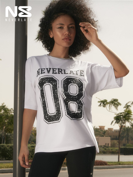 Футболка Женский NEVERLATE белый матовый Короткий, размер 46 Трикотаж Надписи оверсайз ...