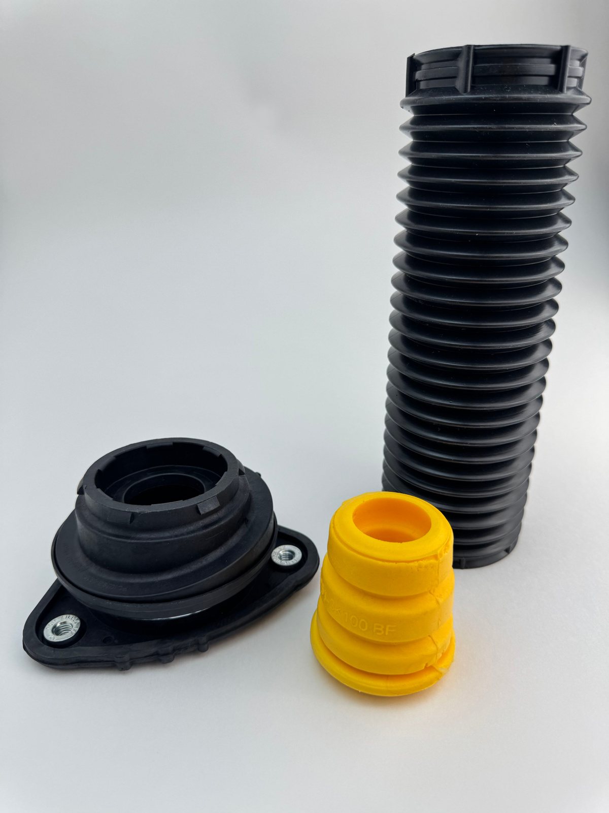 Полный комплект на один амортизатор. Подшипник опорный, опора, пыльник ...