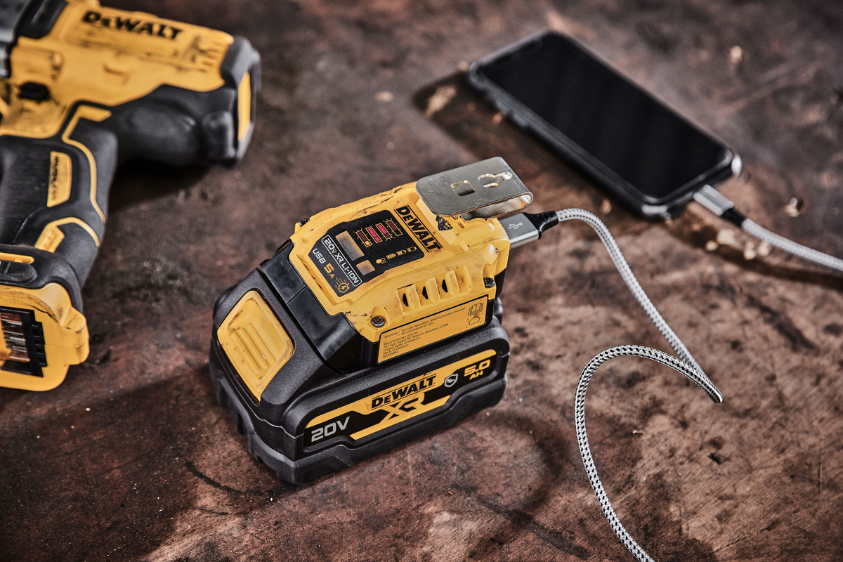 DEWALT Адаптер для аккумуляторов / зарядный преобразователь DCB094, 20V ...