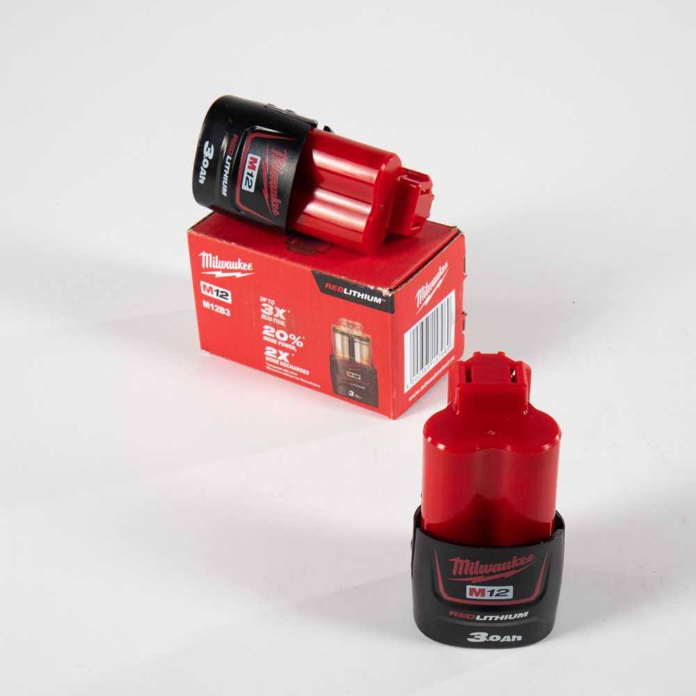 Набор аккумуляторов Milwaukee M12 B3 12V 3.0AH Li-ion купить на OZON по низкой цене (2469990503)