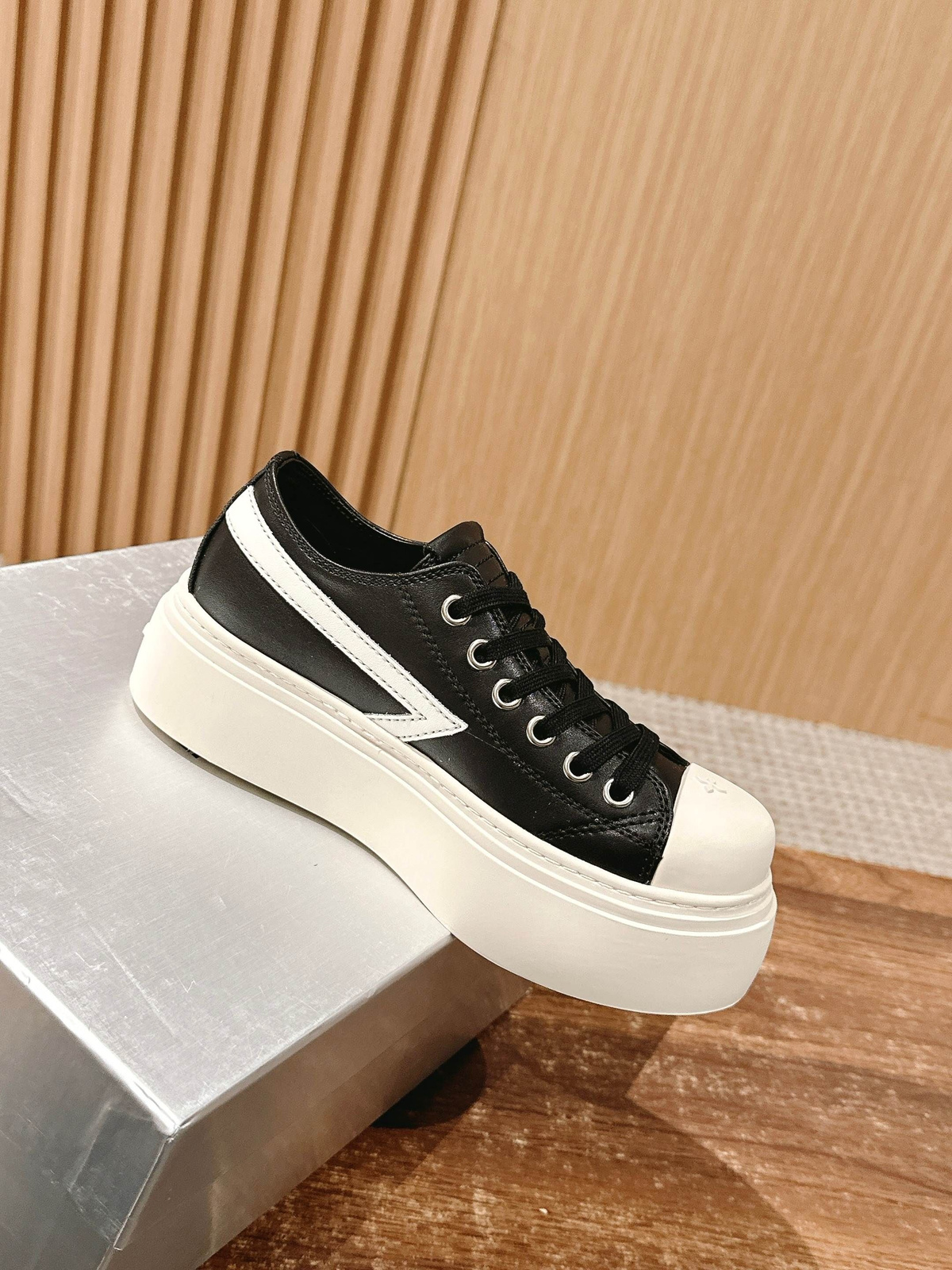 Кроссовки Женский, Девочки SMFK Мех искусственный, размер 39 На любой сезон Шнурки Вышивка ...