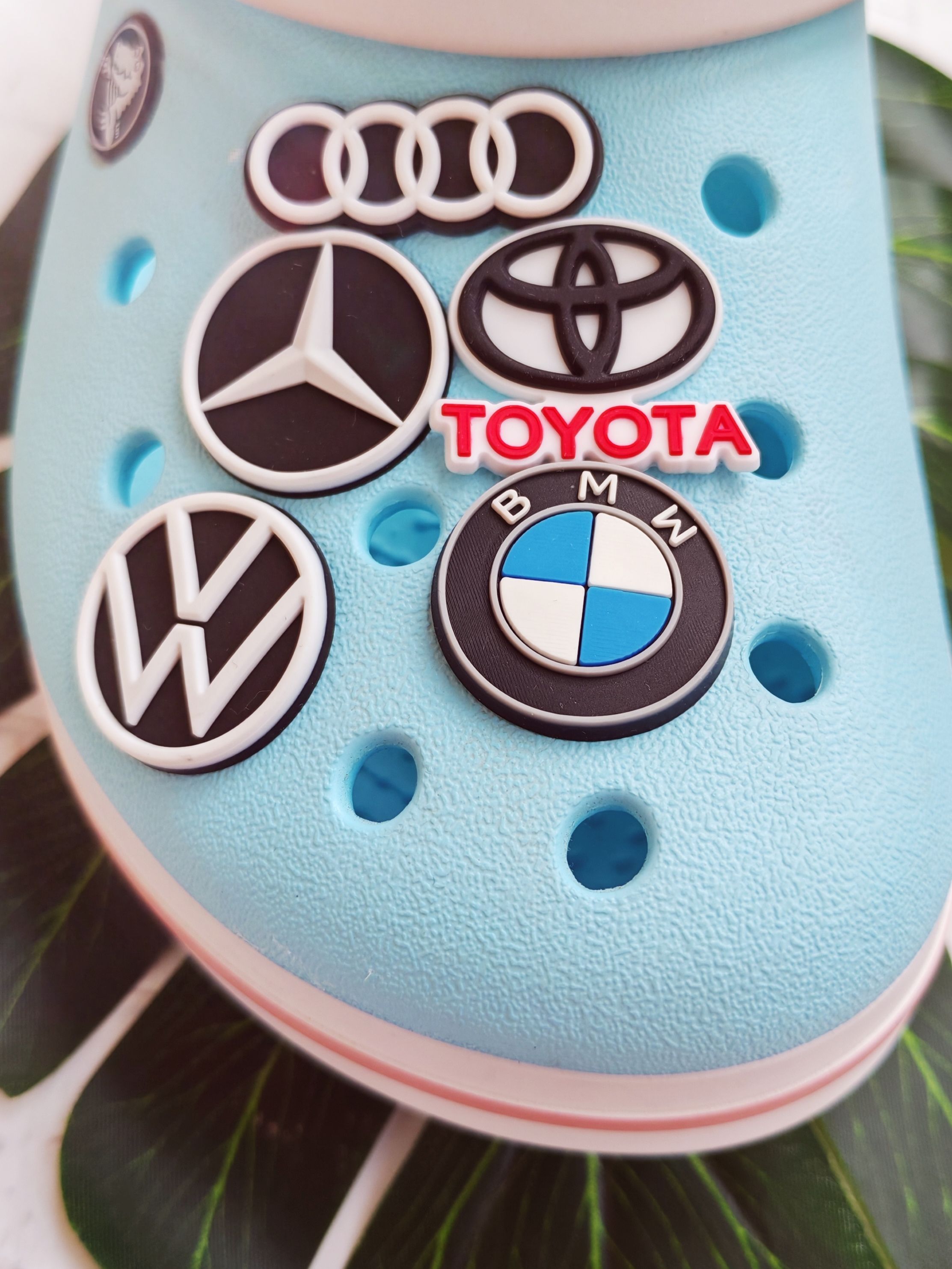 Джибитс на crocs машины Ауди БМВ Toyota Mercedes Volkswagen для ...