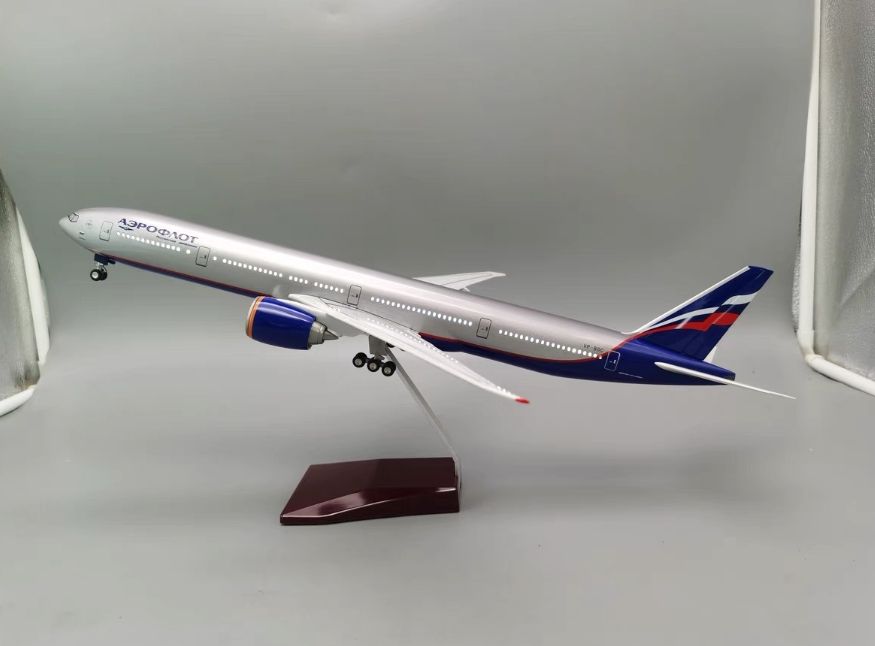 TOP TOY 47 см модель самолета с шасси,С лампой. Boeing 777-300ER ...