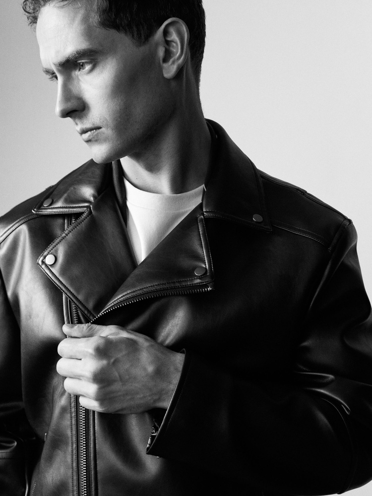 Куртка Мужской Zarina Карманы черный Полиуретан, размер 54 Длинный кожаная Демисезон свободный ...