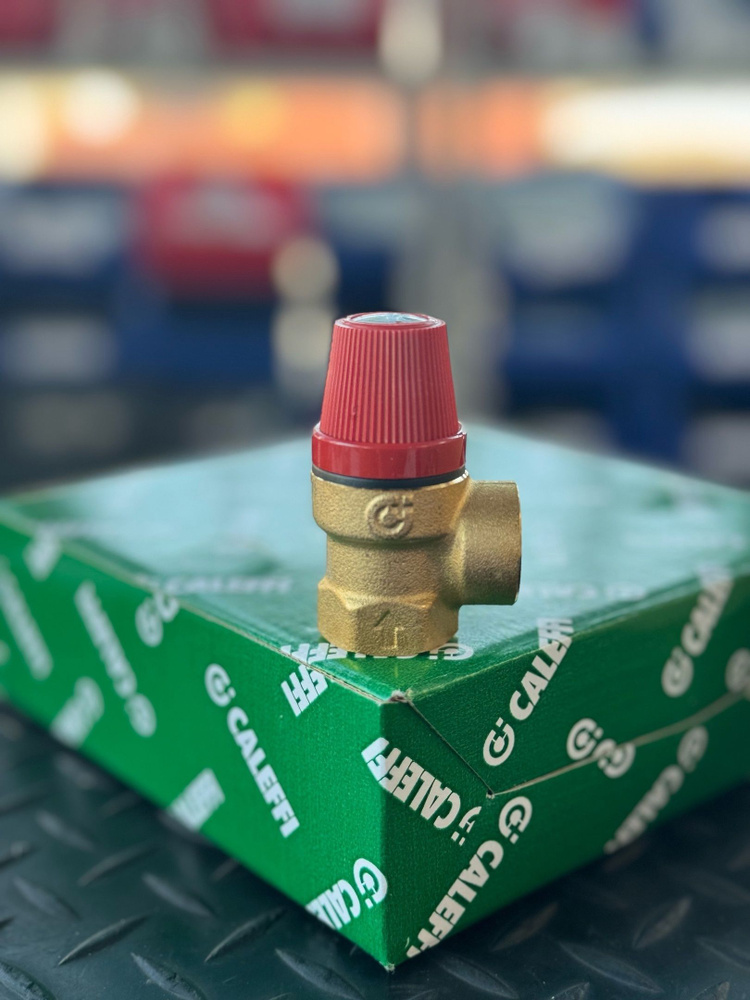 Предохранительный клапан 1/2" вн 3 бар Caleffi - купить в интернет ...
