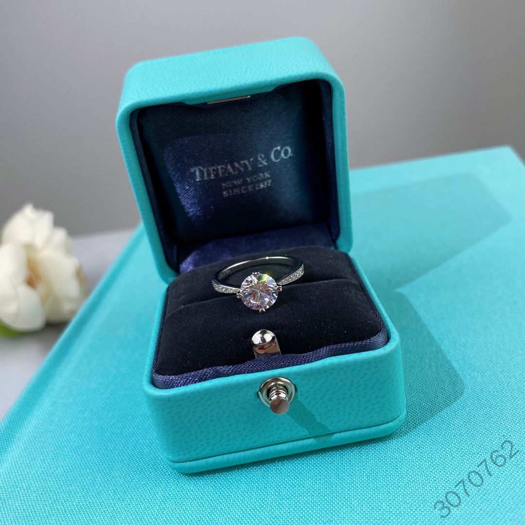 Tiffany & Co Кольцо купить на OZON по низкой цене (3271189039)