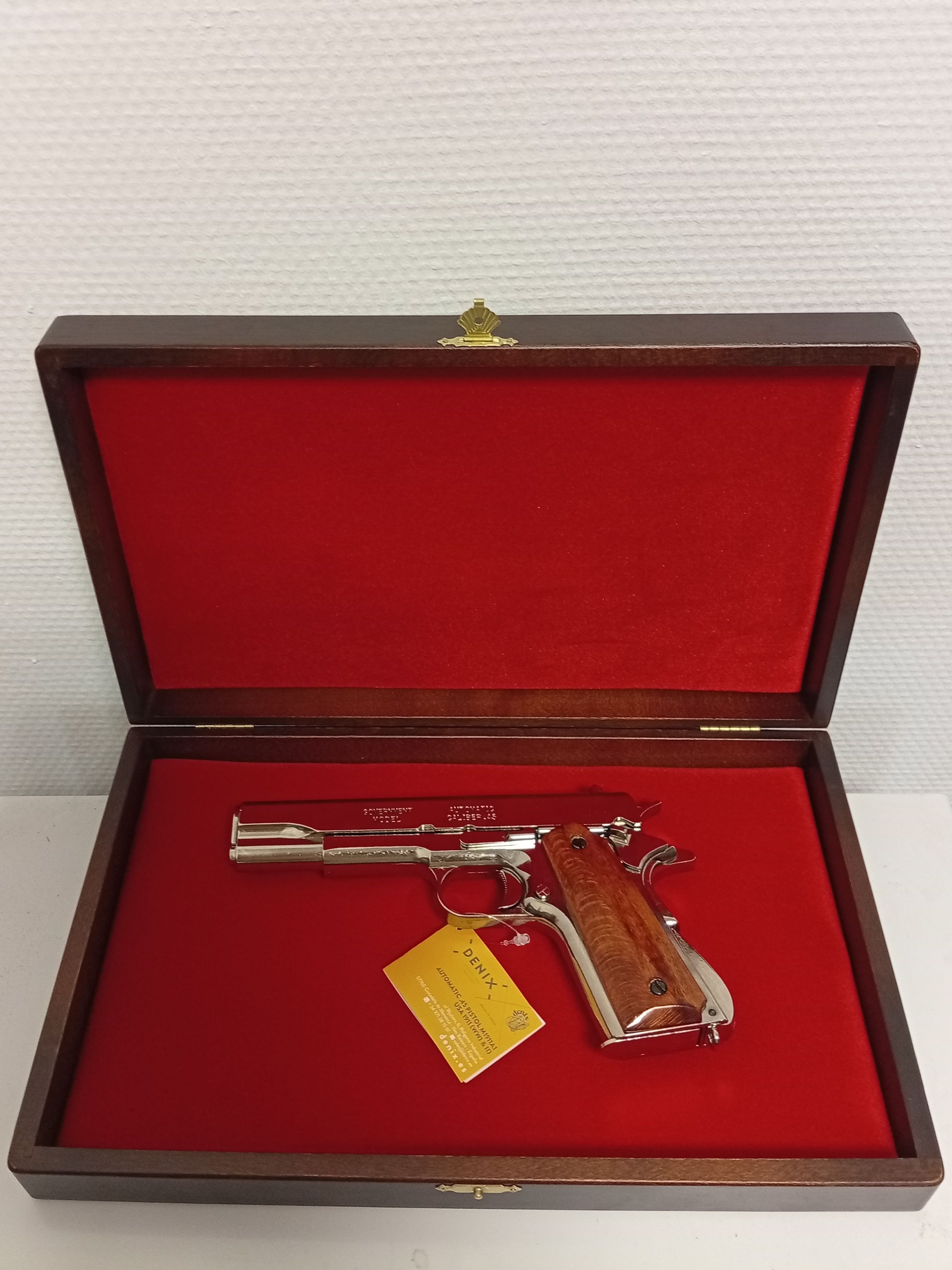 Пистолет в подарочной коробке 6312 DENIX Colt M1911A1, США 1911 г ...