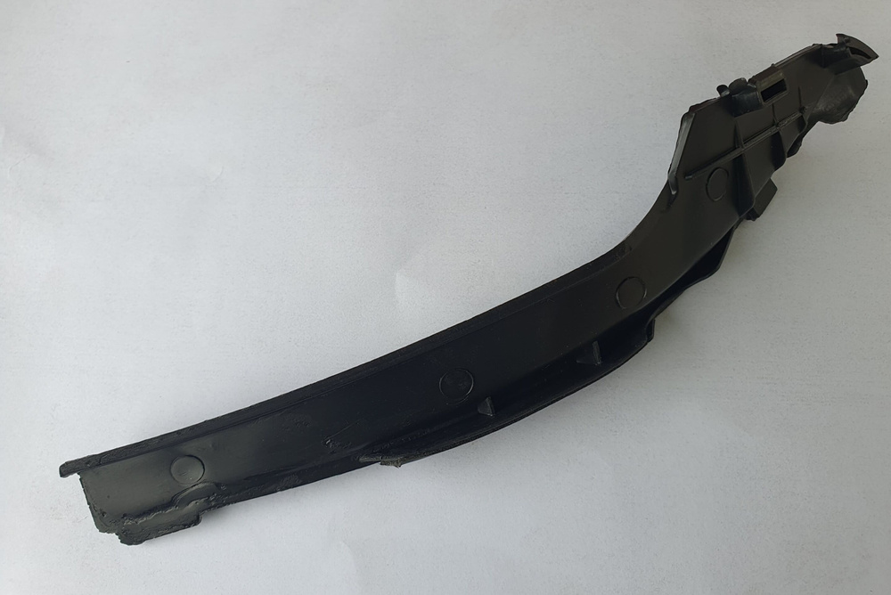 Накладка лобового стекла боковая левая Geely Emgrand EC7 1.5 16V 5MT ...