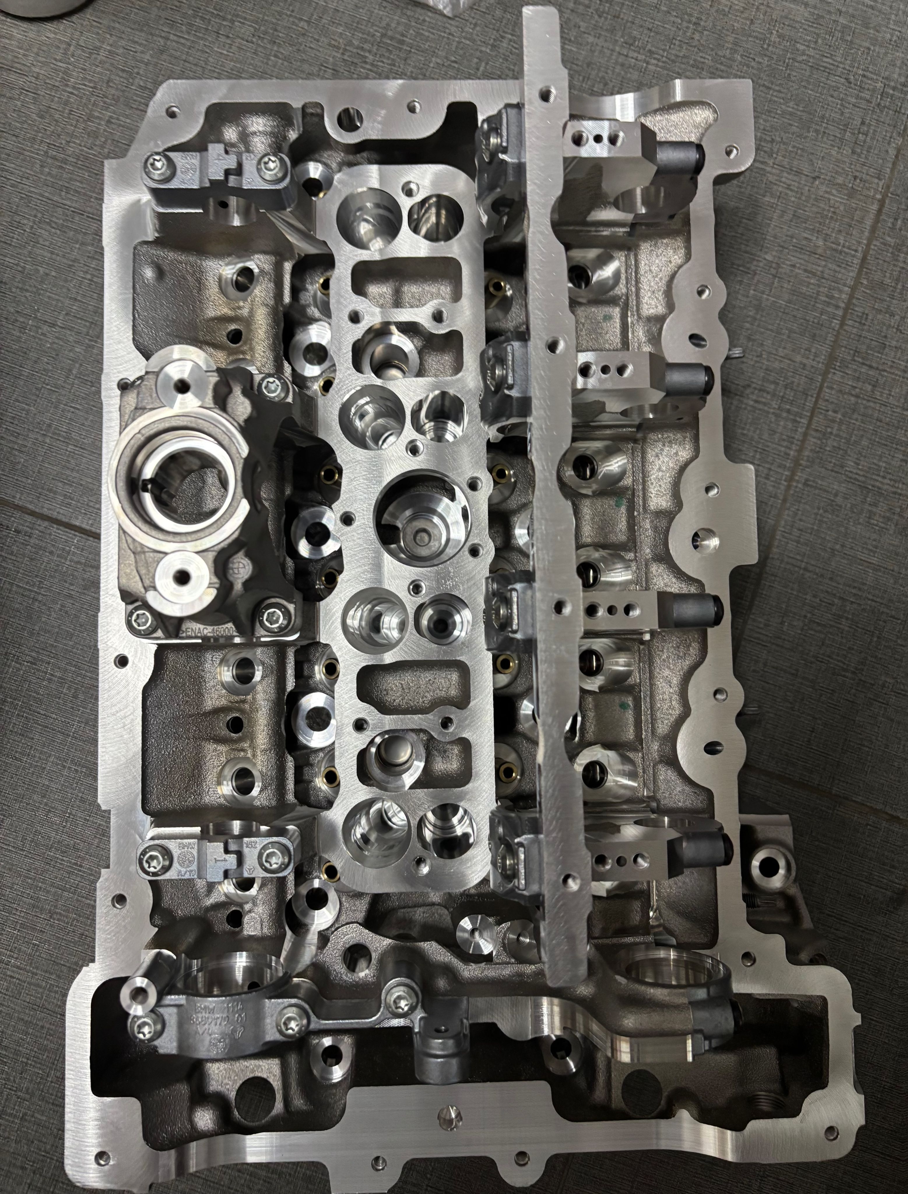 Новая оригинал ГБЦ BMW N20B20 11127624778 купить на OZON по низкой цене ...