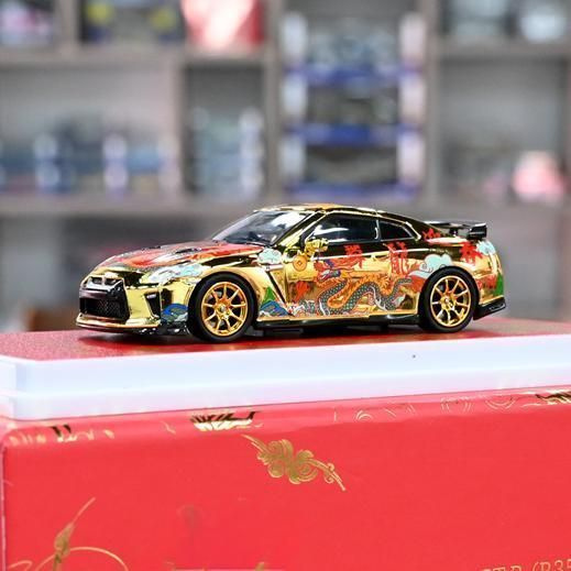 Машинка INNO 1/64 Nissan GTR R35 Dragon Year Commemorative Model ...