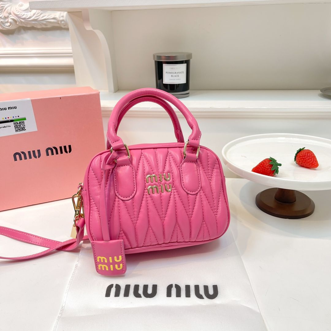 Miu Miu Сумка на плечо мессенджер купить на Ozon по низкой цене
