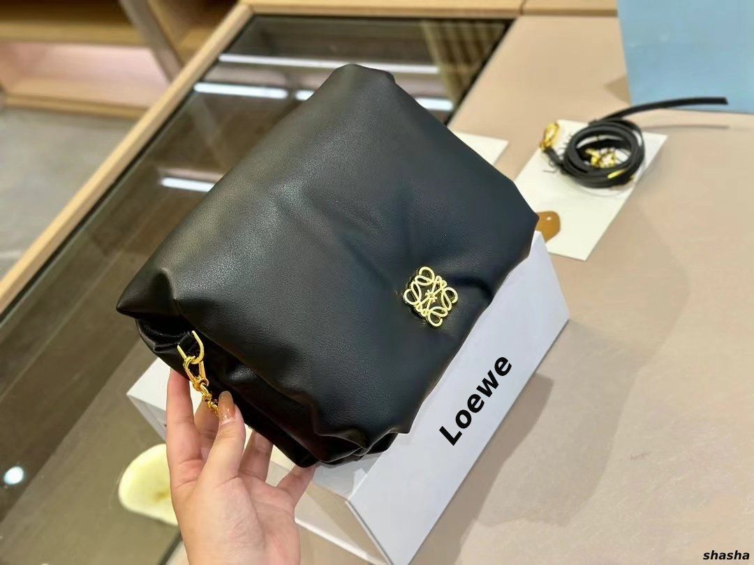 Loewe Сумка кросс-боди, на плечо купить на OZON по низкой цене (1694150715)