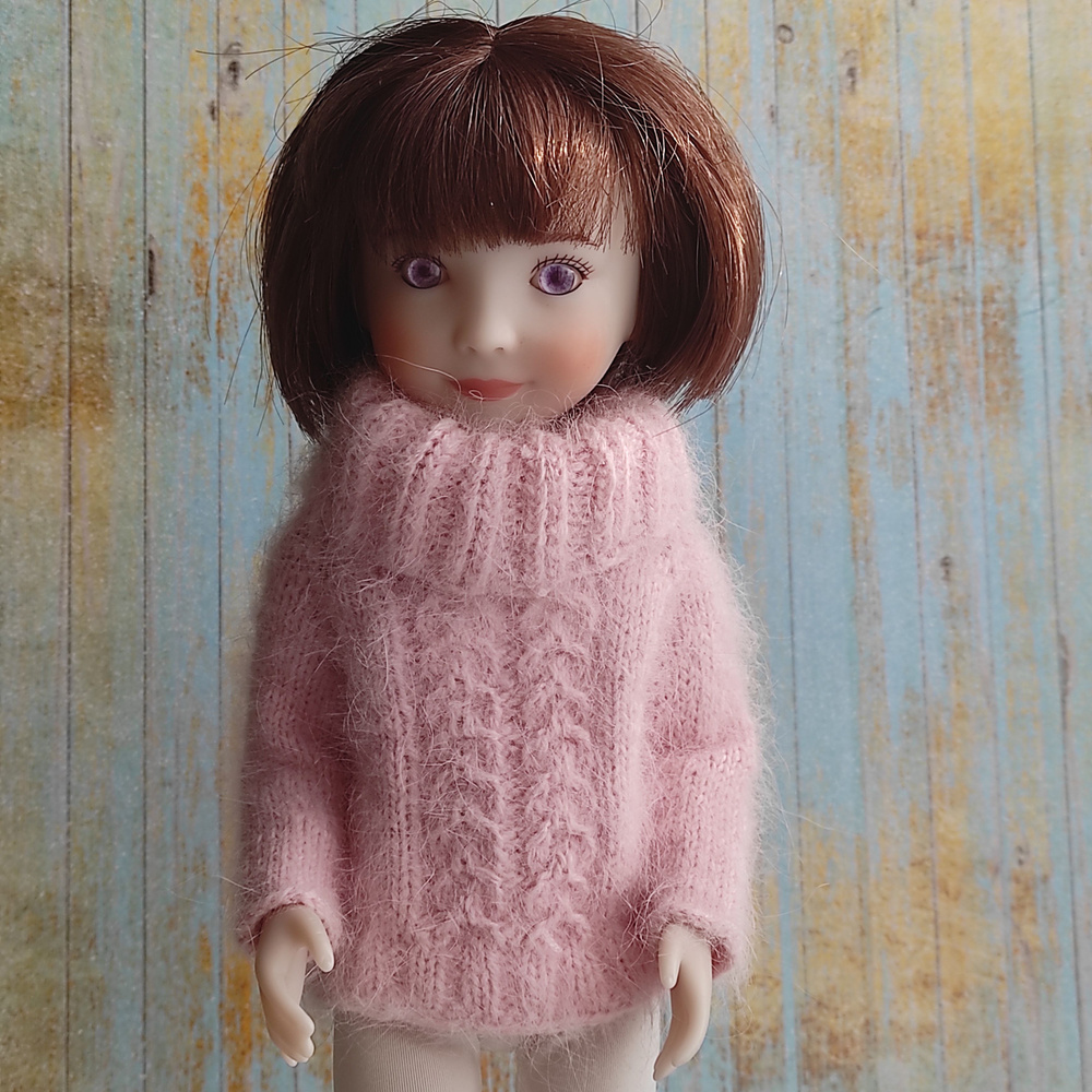 Свитер для куклы Ruby Red 31 см - купить с доставкой по выгодным ценам в интернет-магазине OZON ...