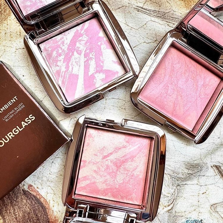 Hourglass Светоотражающие Румяна 4.2 г купить на OZON по низкой цене ...