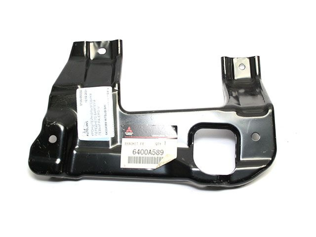 Кронштейн брызговика переднего бампера левый MITSUBISHI 6400A589 для ...