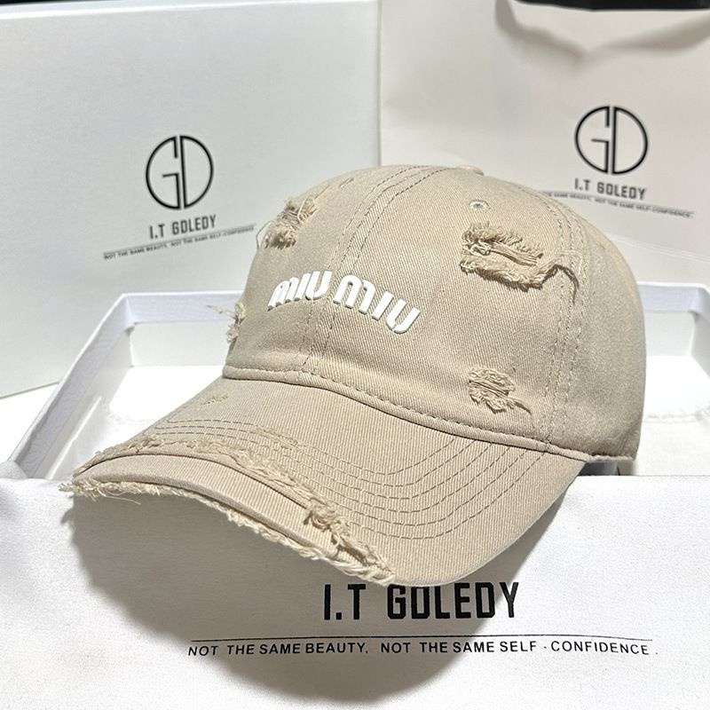 Бейсболка Miu Miu Унисекс купить с доставкой по выгодным ценам в интернет магазине Ozon