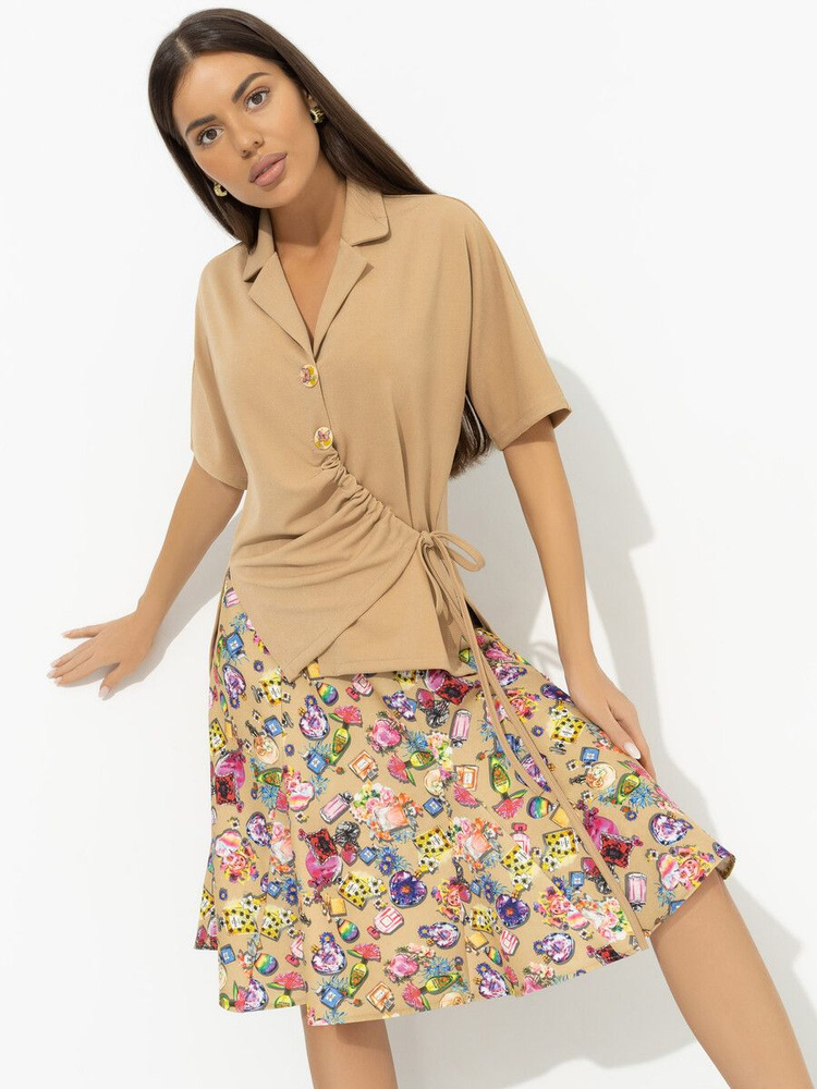 Костюм классический Женский Charutti Повседневный бежевый, размер 48 Полиэстер, Спандекс Складки ...