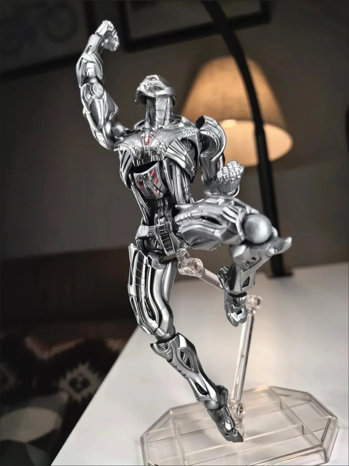 Kaiyodo Amazing Ultron Action Figures Статуя Мстителей Модель коллекции ...