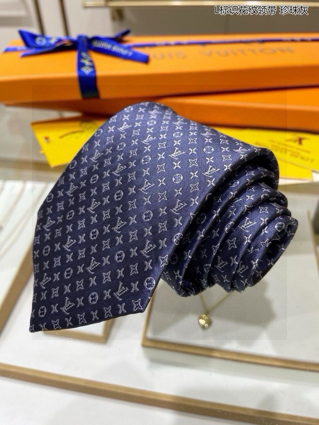Louis Vuitton Галстук LVLD купить на OZON по низкой цене (1778836650)