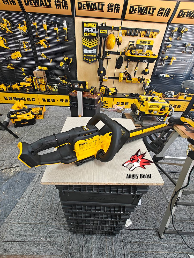 Аккумуляторный кусторез DEWALT DCMHT564 20В, без АКБ и З/У, в заводской ...