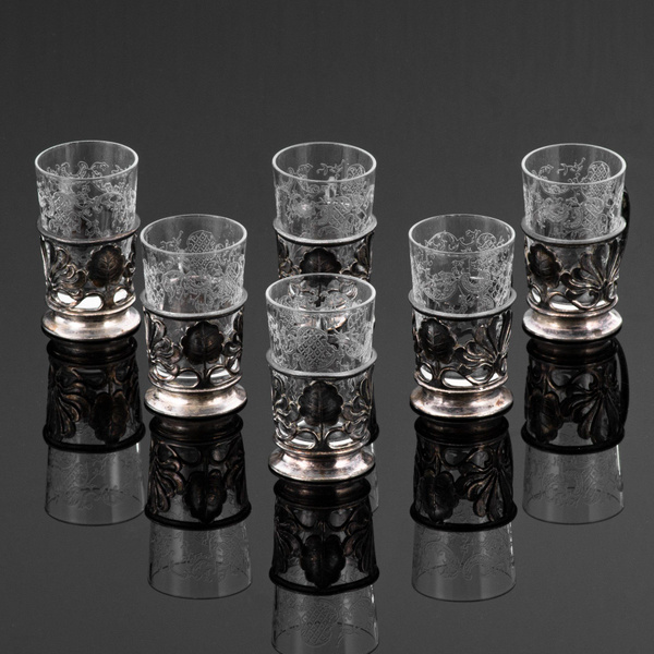 Набор стопок в фигурных подстаканниках на 6 персон, украшенных растительным декором, стекло ...