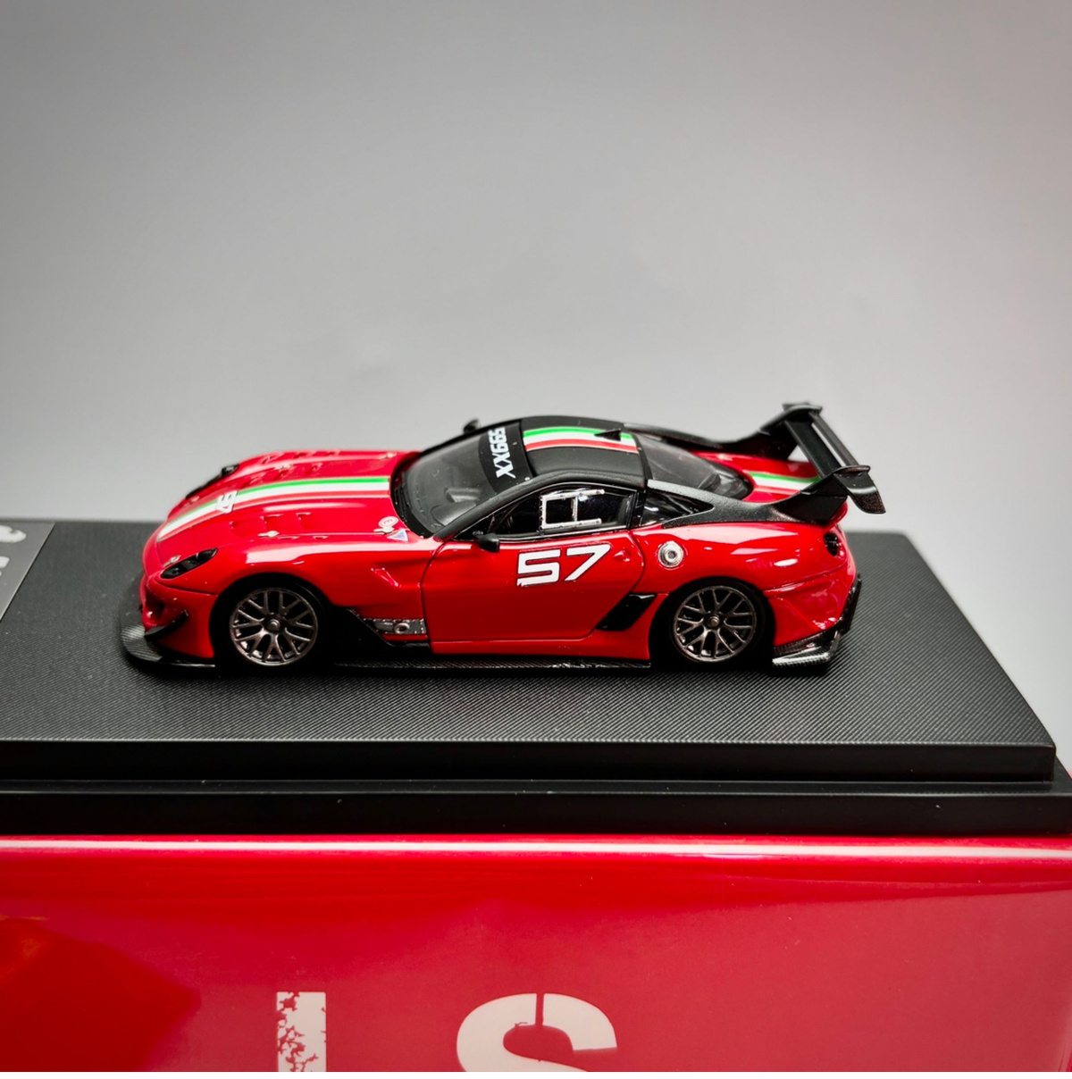 Машинка LS 1:64 феррари 599XX EVO Модель легкосплавного автомобиля ...