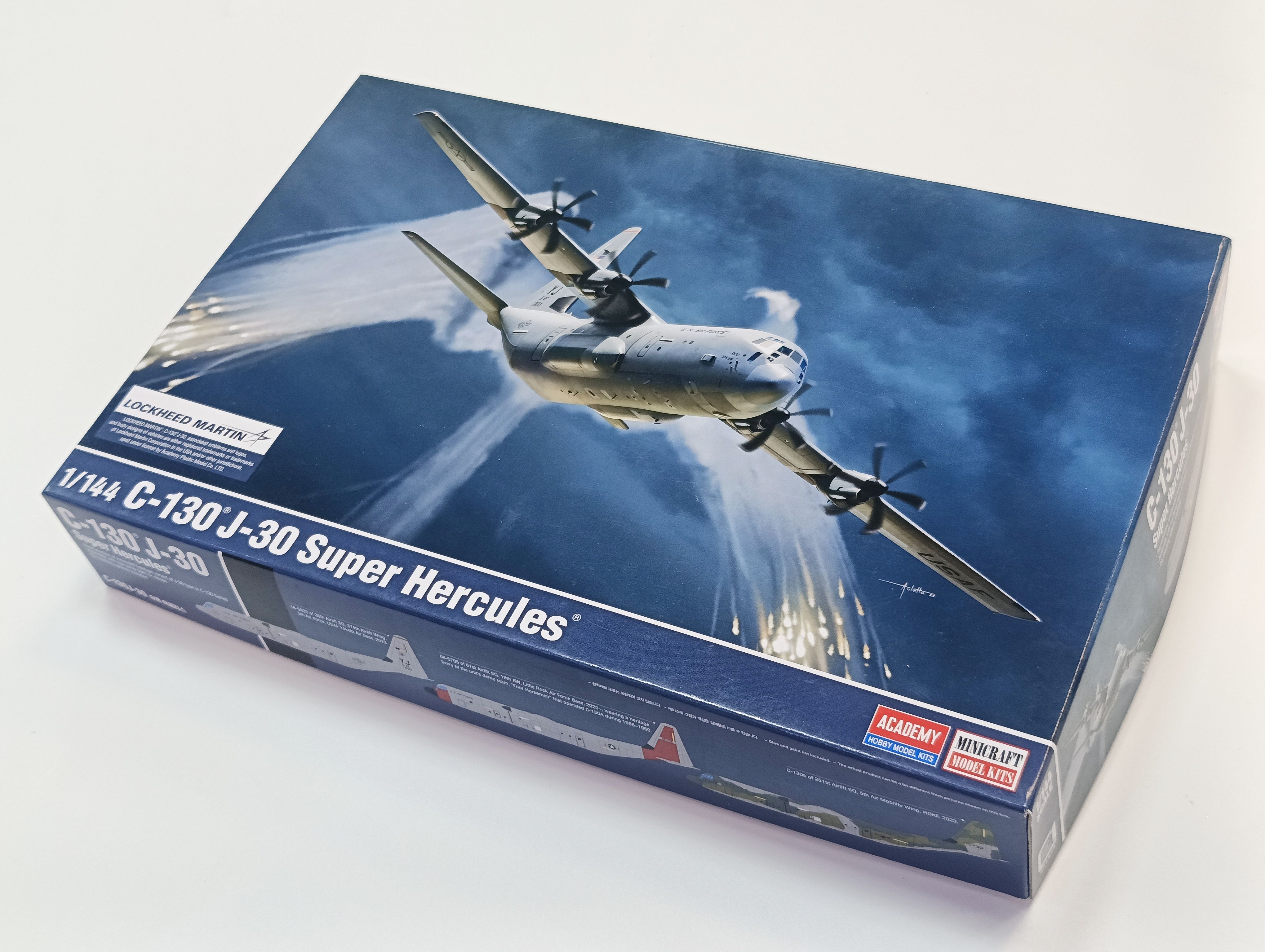 Самолет C-130 J-30 Super Hercules Сборная модель Academy 12631 1/144 ...
