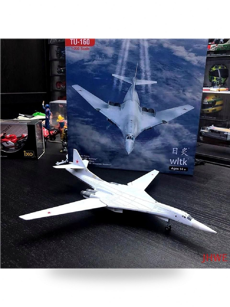 Модель стратегического бомбардировщика ТУ-160 Белый лебедь 1:200, металл купить на OZON по ...