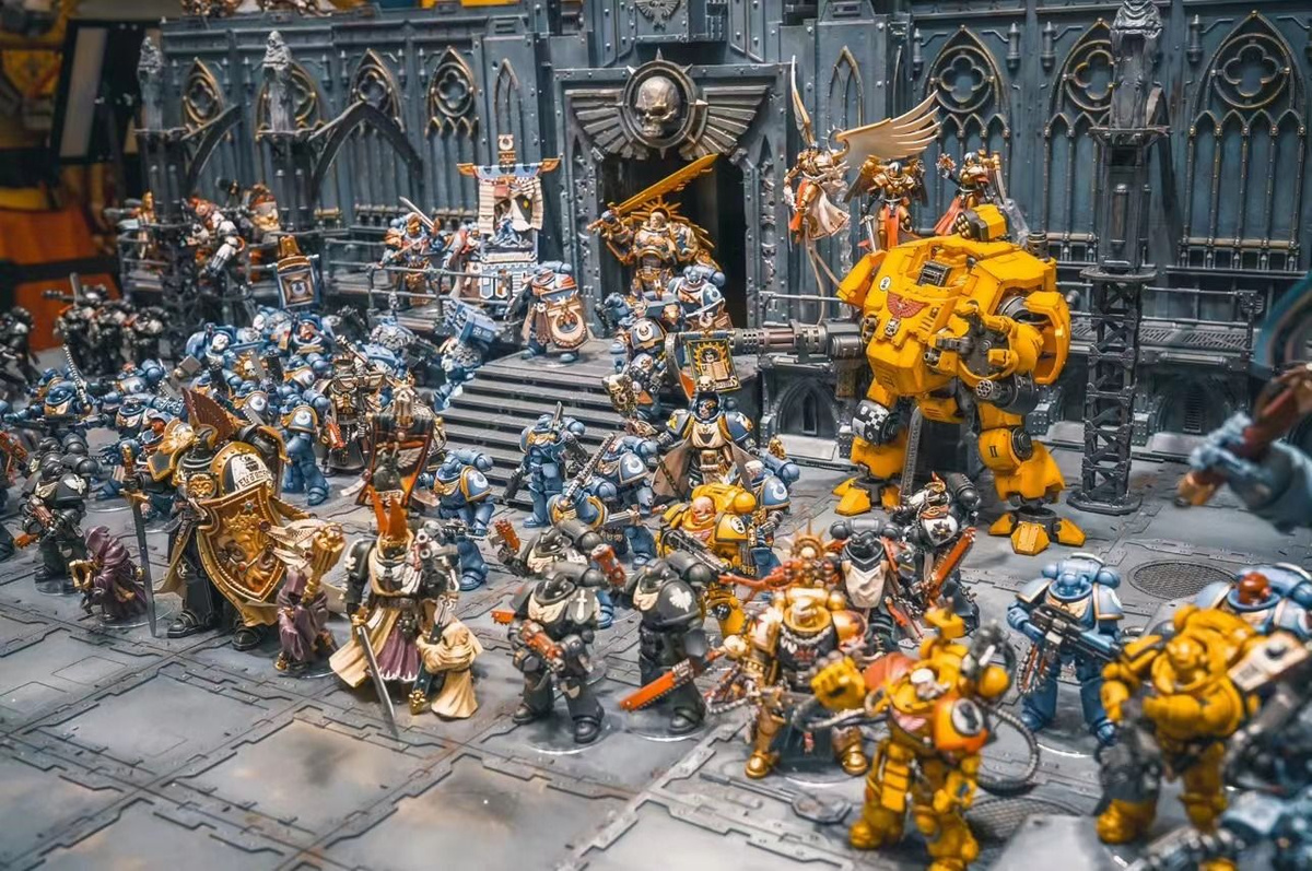 Подвижная фигурка JOYTOY Warhammer 30K Sons of Horus Warmaster Horus ...