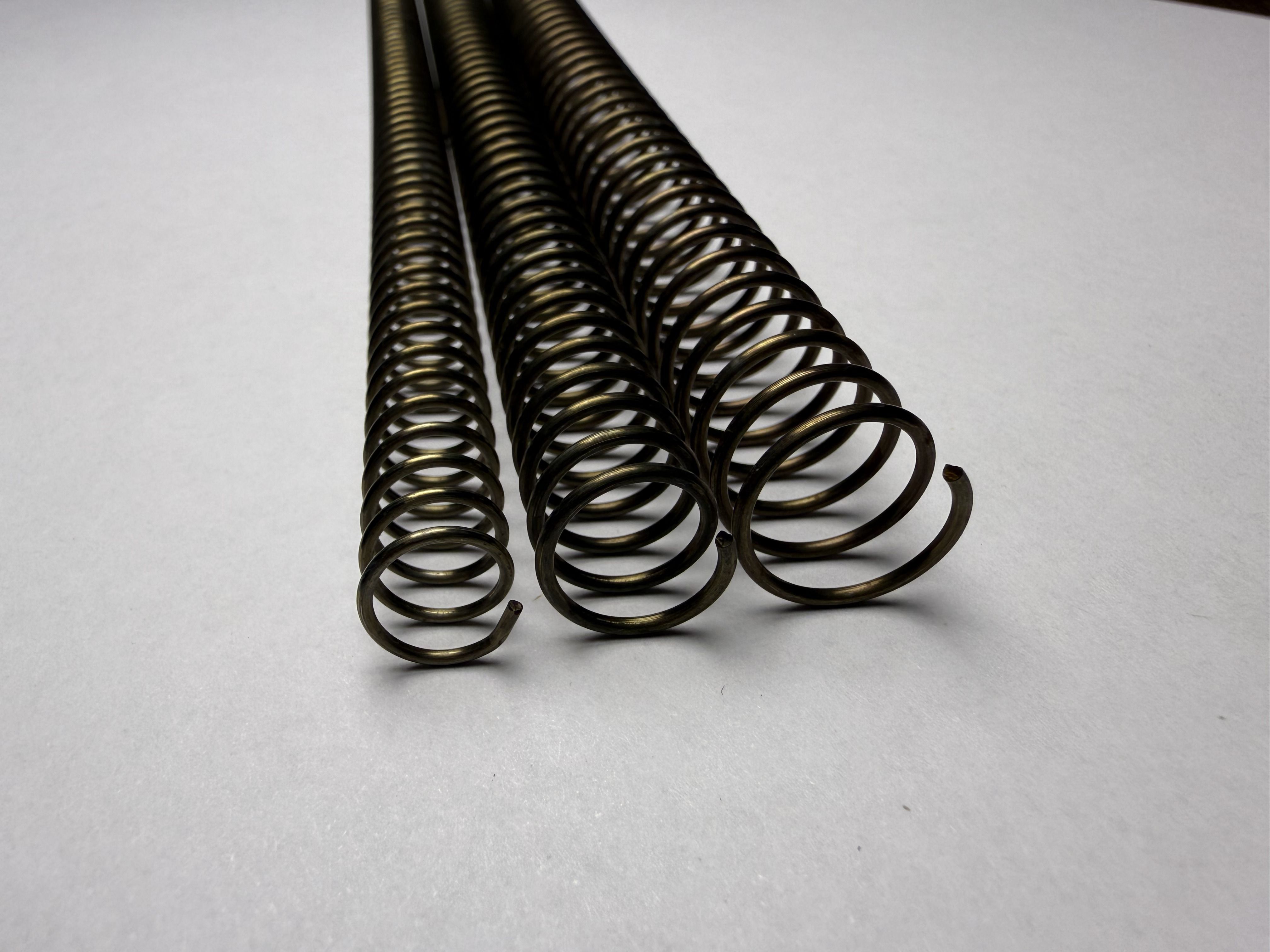 Пружина сжатия D-8 мм d-0,4 мм L-70 мм 3 шт. купить на OZON по низкой ...