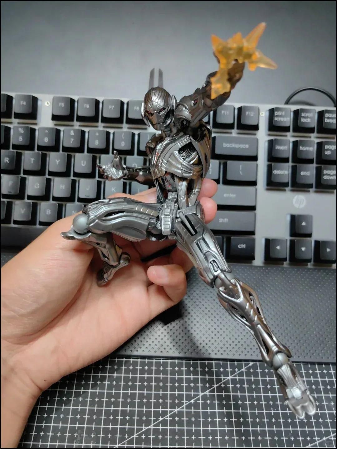Kaiyodo Amazing Ultron Action Figures Статуя Мстителей Модель коллекции ...