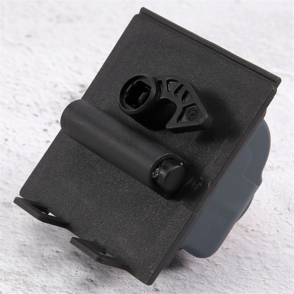 Система электропривода замка крышки лючка топливного бака автомобиля ...