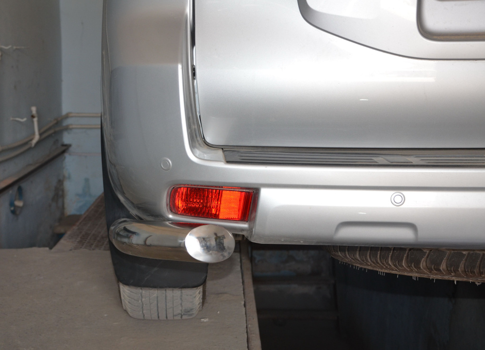 Защита заднего бампера угловая малая d76 для Toyota Land Cruiser Prado ...