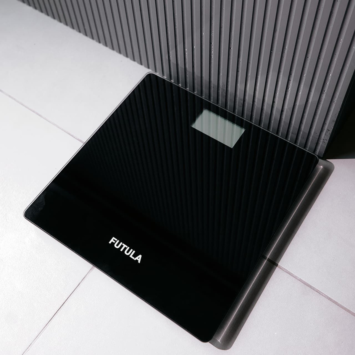 Напольные весы FUTULA Smart Scale 1, черный купить по низкой цене с доставкой в интернет ...