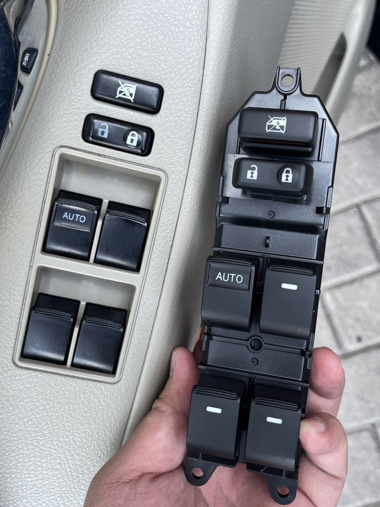 Консоль в автомобиль арт. Блок стеклоподъемников, Кнопки с Ледяной ...