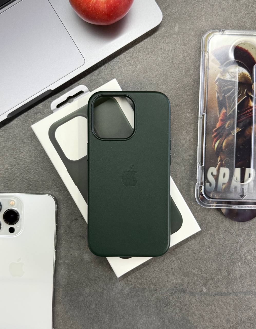 Чехол из натуральной кожи для iPhone 13 / Leather Case MagSafe ...