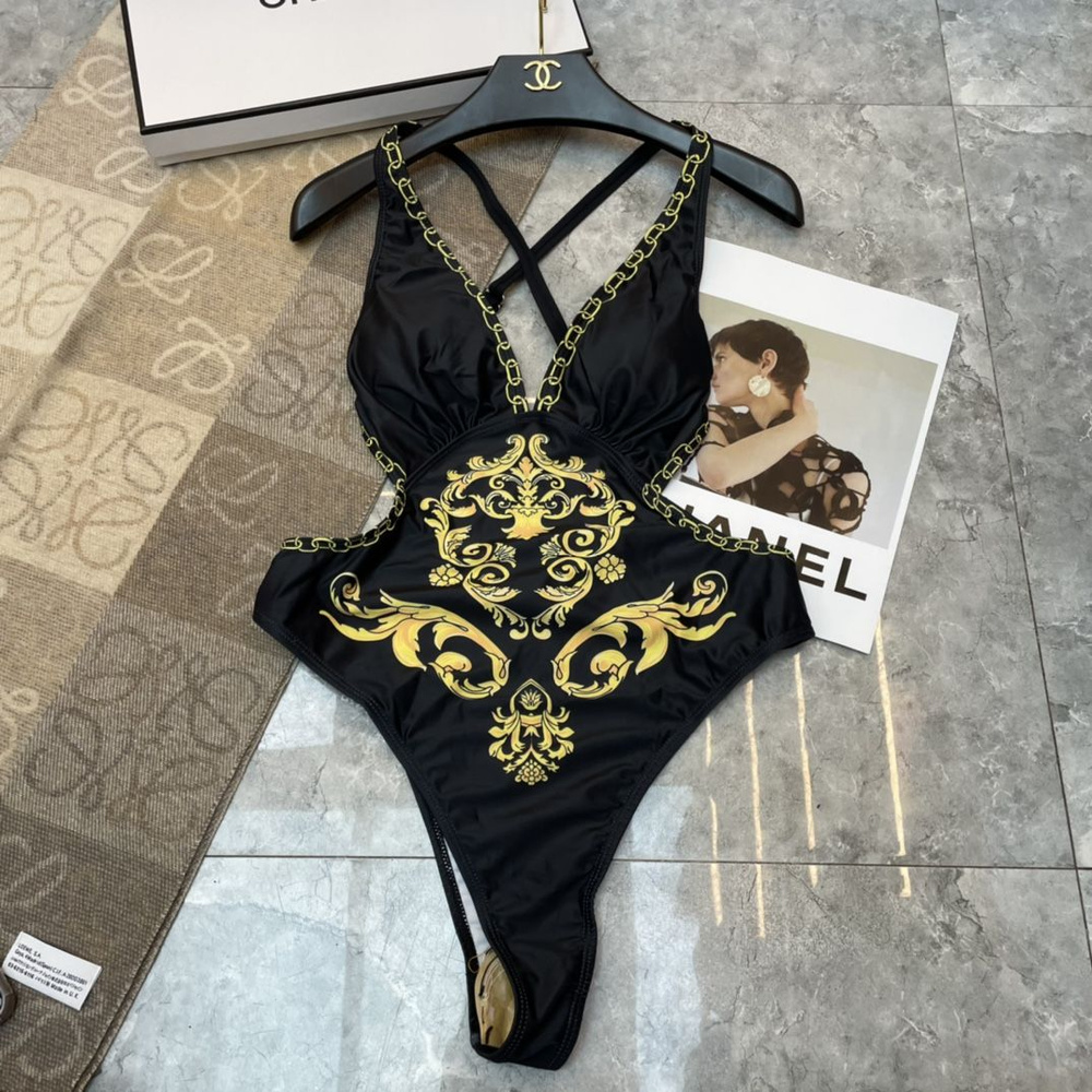 Купальник слитный Versace купить на OZON по низкой цене (1622658678)