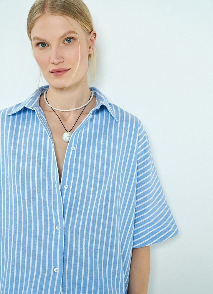 Рубашка Женский O'STIN небесно-голубой Короткий Текстиль Полоска, размер 48 свободный Пуговицы ...