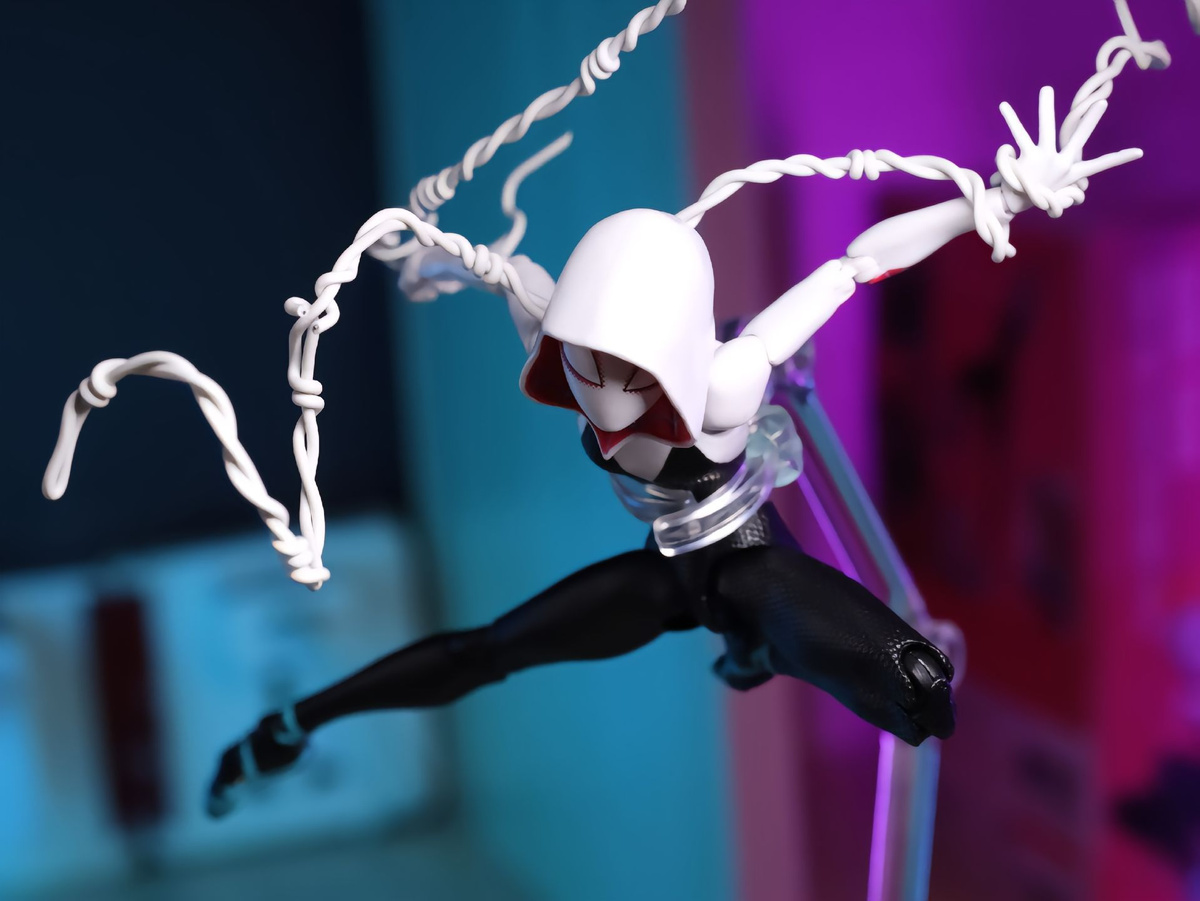 Фигурка Человек паук Через вселенные Гвен Стейси Spider Man Into The